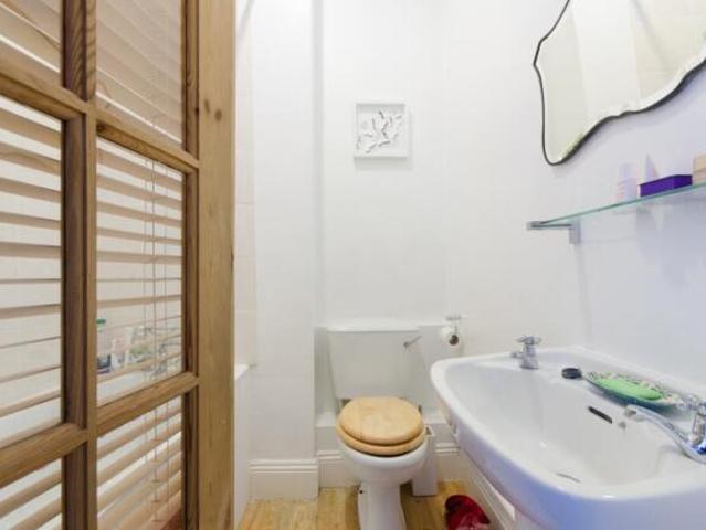 1 bedroom flat for rent in Herne Hill Road London SE24