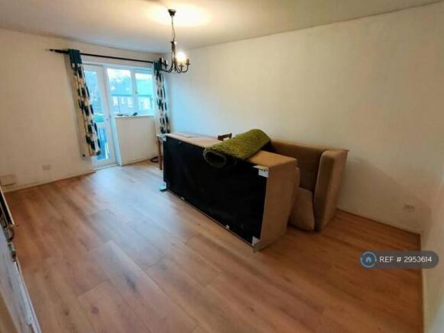 1 bedroom flat for rent in Hickin Close, London, SE7