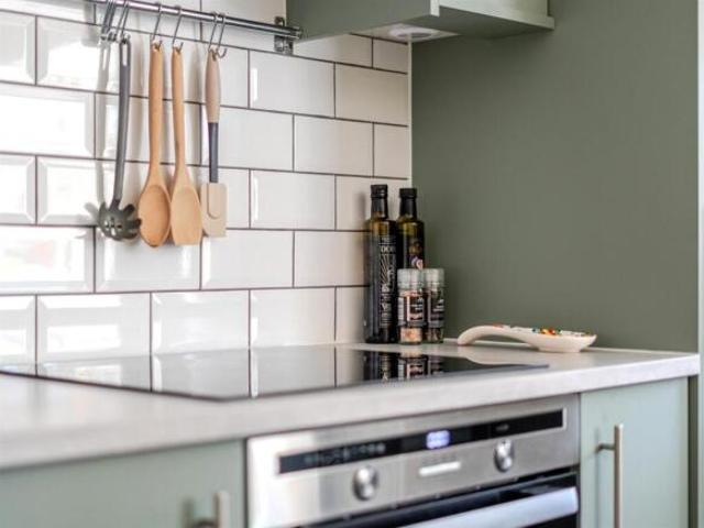 1 bedroom flat for rent in High Path Road, Guildford, GU1