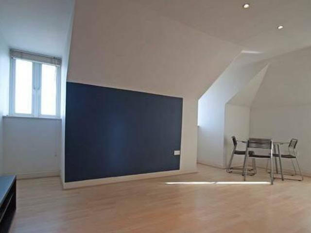 1 bedroom flat for rent in High Road Finchley N12