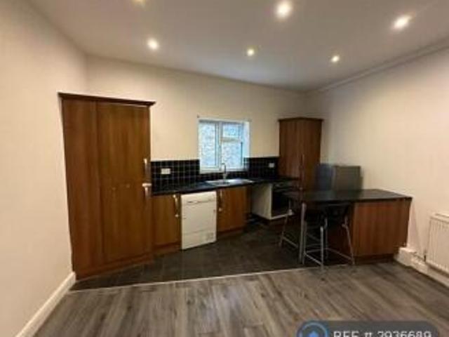 1 bedroom flat for rent in High Road Leytonstone, London, E11