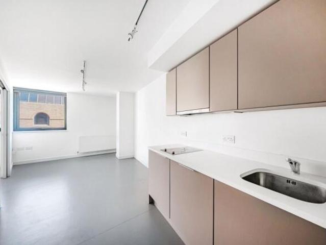 1 bedroom flat for rent in High Road, North Finchley, London, N12