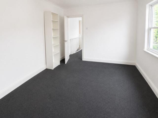 1 bedroom flat for rent in High Road, SO16