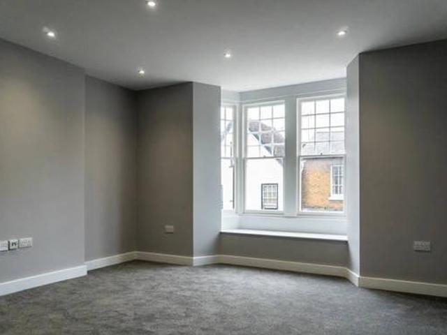1 bedroom flat for rent in High Street Ware SG12