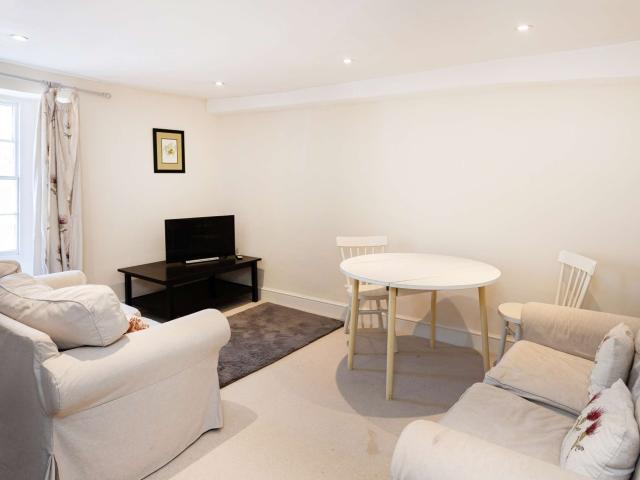 1 bedroom Flat for rent in High Street, Woodstock, OX20 1TF