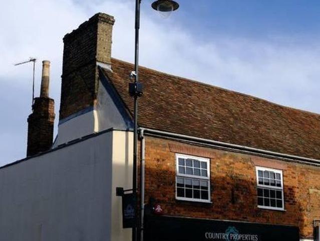 1 bedroom flat for rent in High Street Biggleswade Bedfordshire SG18