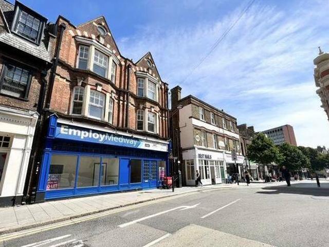 1 bedroom flat for rent in High Street Chatham ME4
