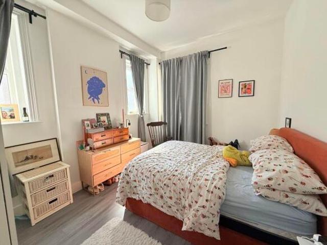 1 bedroom flat for rent in High Street, Colliers Wood, London, SW19