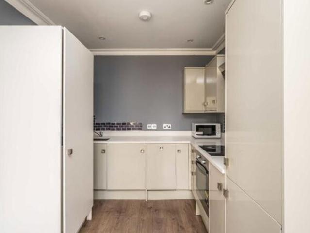 1 bedroom flat for rent in High Street, Croydon, CR0