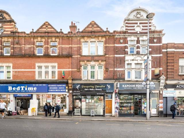 1 Bedroom Flat for Rent in High Street | Foxtons