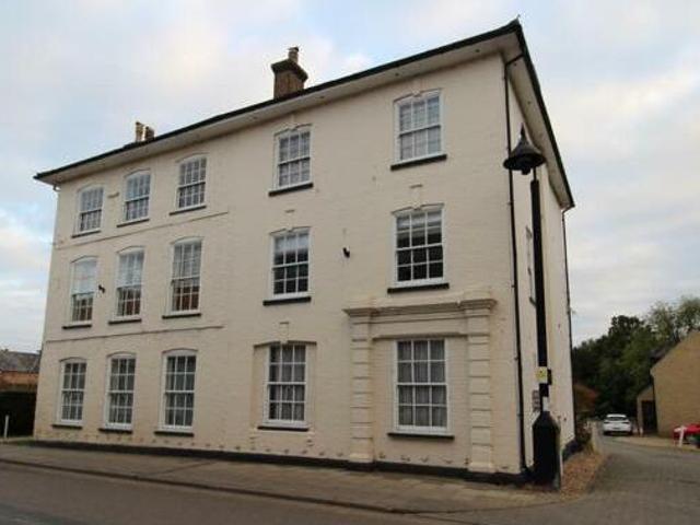 1 Bedroom Flat For Rent In High Street, Huntingdon