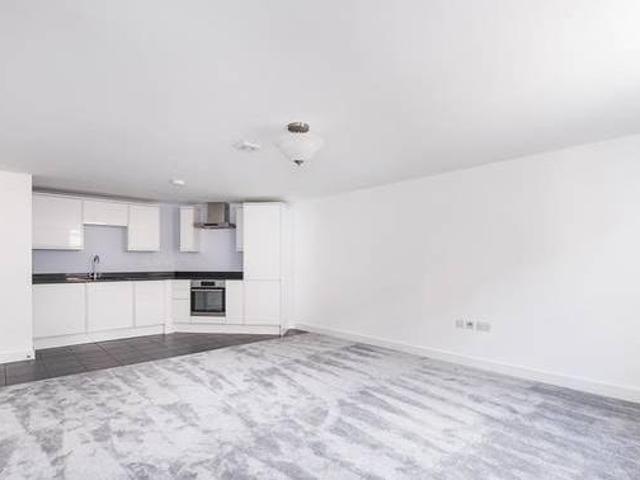 1 bedroom flat for rent in High Street Leatherhead KT22