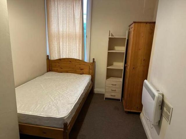 1 bedroom flat for rent in High Street, Leamington Spa, Warwickshire, CV31