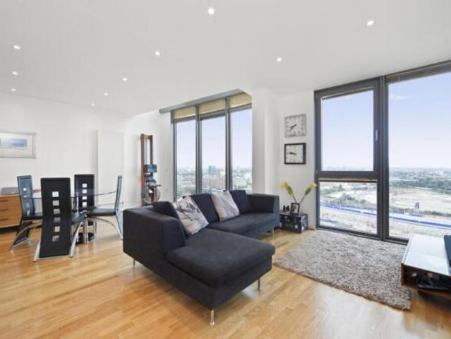 1 bedroom flat for rent in High Street London E15