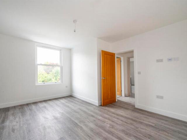1 bedroom flat for rent in High Street, Morley, LS27