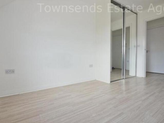 1 bedroom flat for rent in High Street, Northwood, HA6