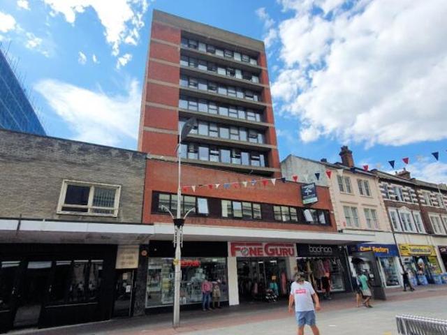 1 bedroom flat for rent in High Street, Southend On Sea, Essex, SS1
