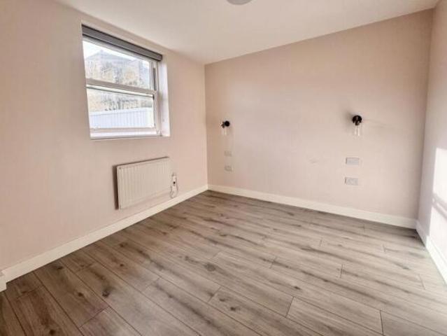 1 bedroom flat for rent in High Street, SL1