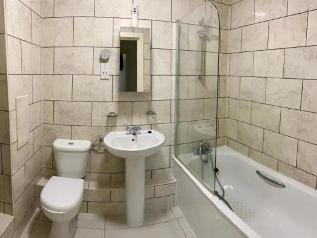 1 bedroom flat for rent in High Street, Slough, SL1