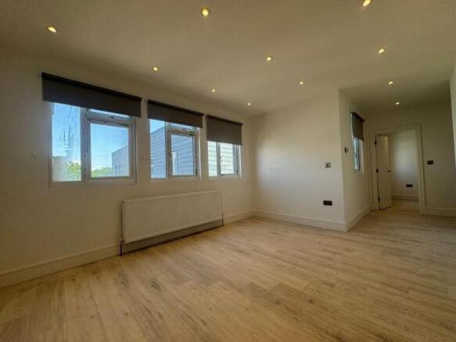 1 bedroom flat for rent in High Street, Swanley BR8
