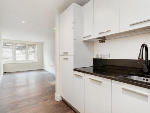 1 bedroom flat for rent in High Timber Street London EC4V