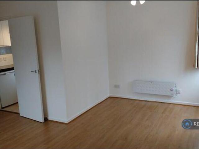 1 bedroom flat for rent in Hillbury Road, London, SW17