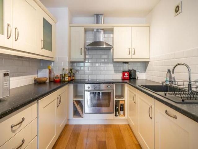 1 bedroom flat for rent in Hillyard Street London SW9