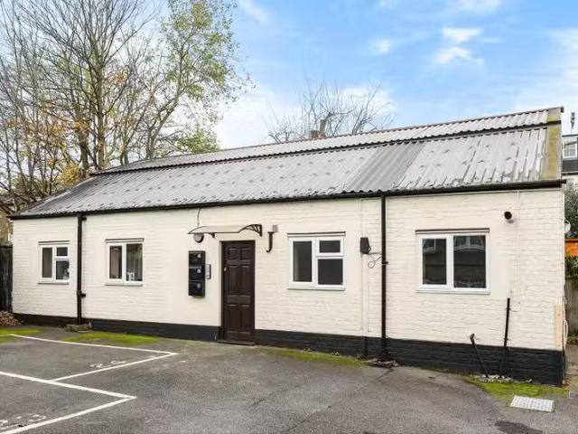 1 bedroom flat for rent in Homesdale Road, Bromley, BR1