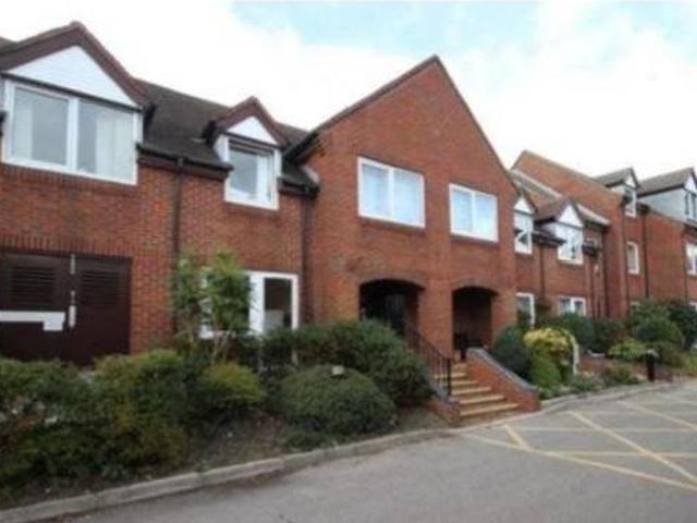 1 bedroom flat for rent in Homestour House Barrack Road Christchurch BH23