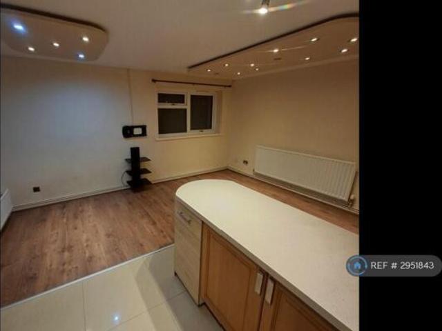 1 bedroom flat for rent in Holtdale Place, Leeds, LS16