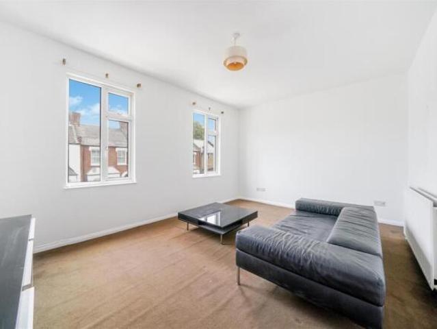 1 bedroom flat for rent in Holberton Gardens, College Park, London, NW10