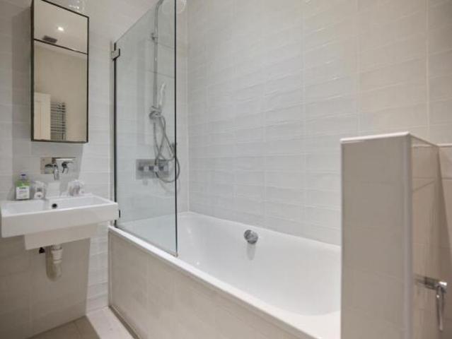 1 bedroom flat for rent in Holland Road, London W14