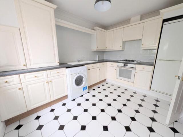 1 bedroom flat for rent in Holly Tree Lodge, The Ridgeway EN2