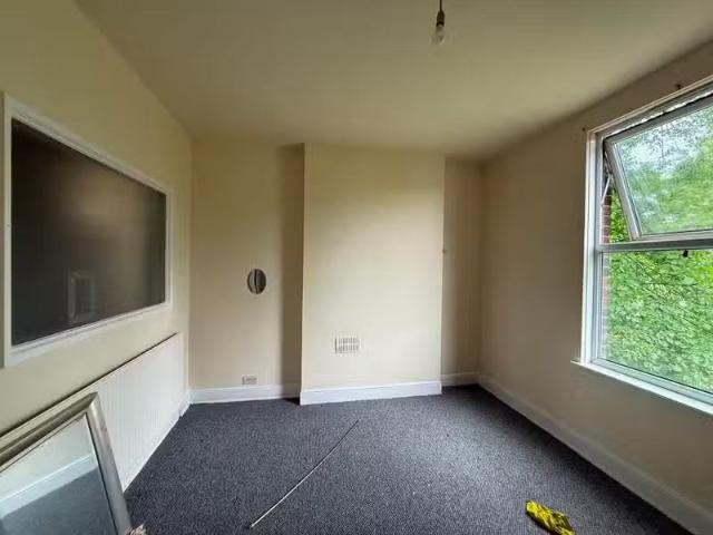 1 bedroom flat for rent in Holly Lane, Smethwick, West Midland.