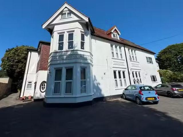 1 bedroom flat for rent in Hollybush House, Bournemouth, BH5