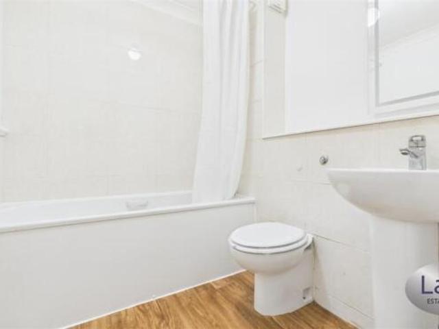 1 bedroom flat for rent in Hollytree Lodge, The Ridgeway, Enfield, EN2