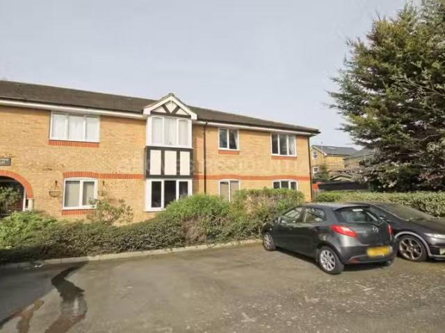 1 bedroom flat for rent in Holmwood Court, New Malden, KT3