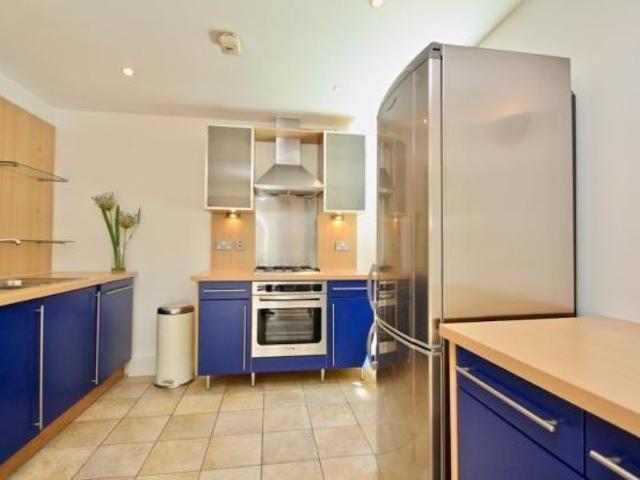 1 bedroom flat for rent in Hopton Road, London, SE18