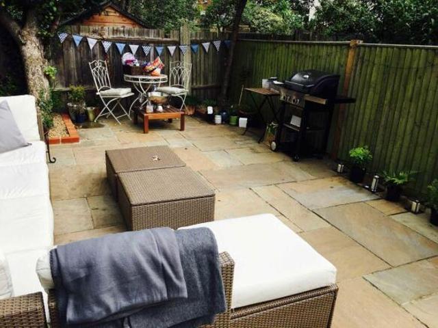 1 bedroom flat for rent in Hopton Road, Streatham, SW16
