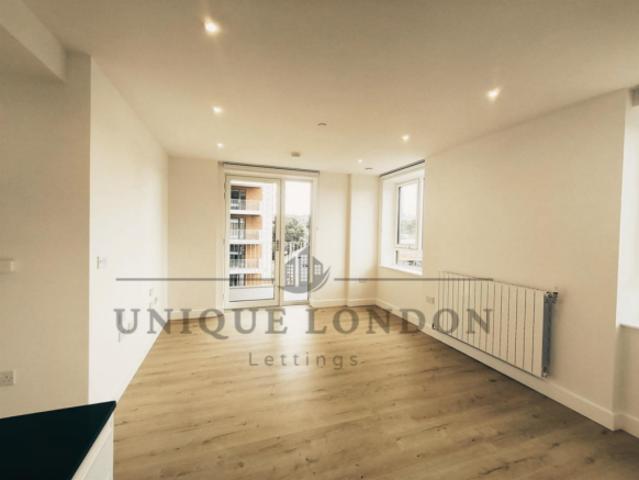 1 bedroom flat for rent in Hopper House, 5 Pilkington Terrace, Pettman Crescent, London, SE28
