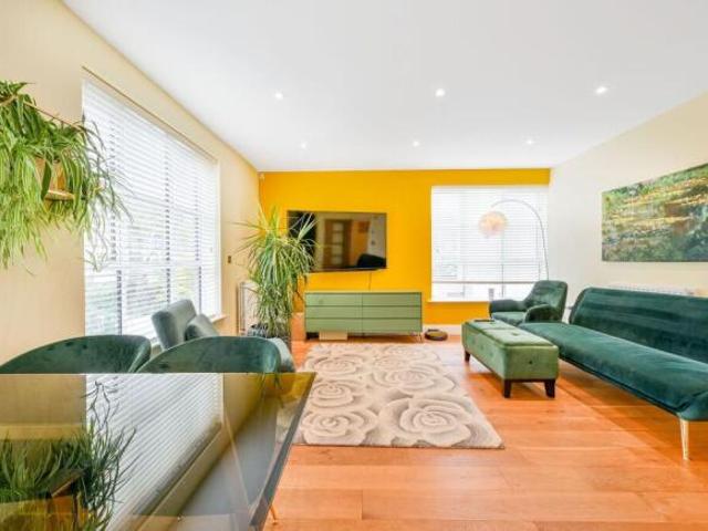 1 bedroom flat for rent in Horticultural Place, Chiswick, London, W4