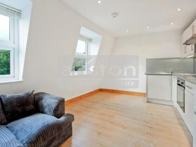 1 bedroom flat for rent in Hornsey Road, Archway, N19