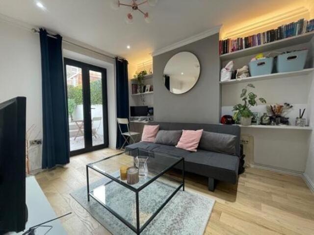1 bedroom flat for rent in Hurst Street, London, SE24 0EG, SE24
