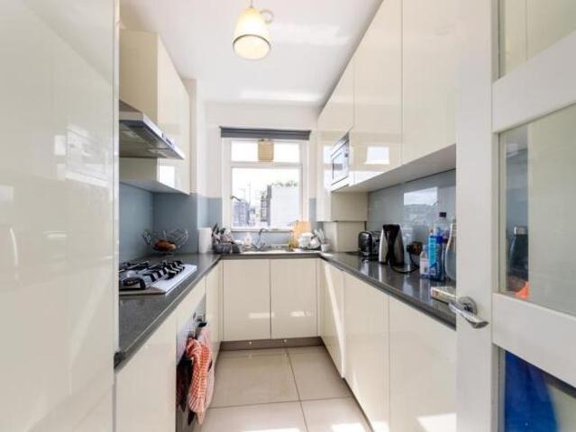1 bedroom flat for rent in Hyde Park Square, W2
