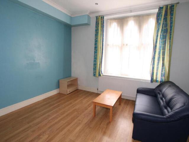 1 bedroom flat for rent in HYDE TERRACE, Leeds, LS2