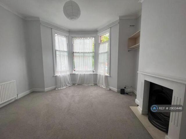 1 bedroom flat for rent in Ickburgh Road, London, E5