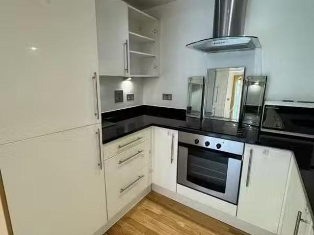 1 bedroom flat for rent in Ilford Hill, Ilford, London, IG1