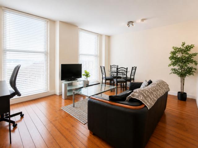 1 bedroom flat for rent in Ingram Street, Merchant City, Glasgow, City, G1 1DJ, G1