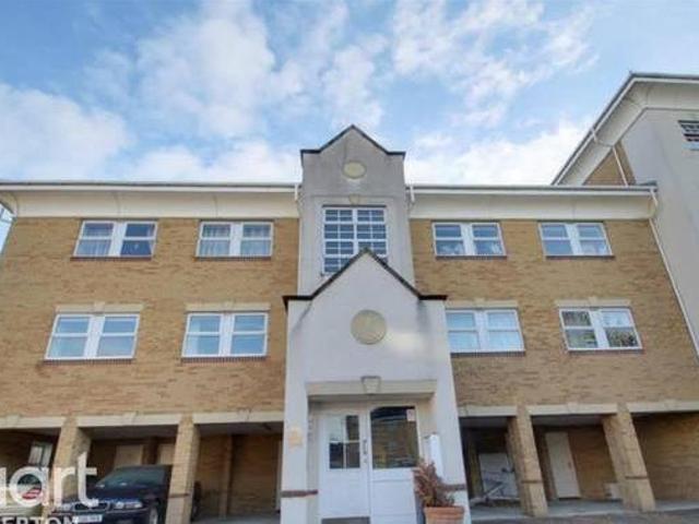 1 bedroom flat for rent in International Way Sunbury TW16