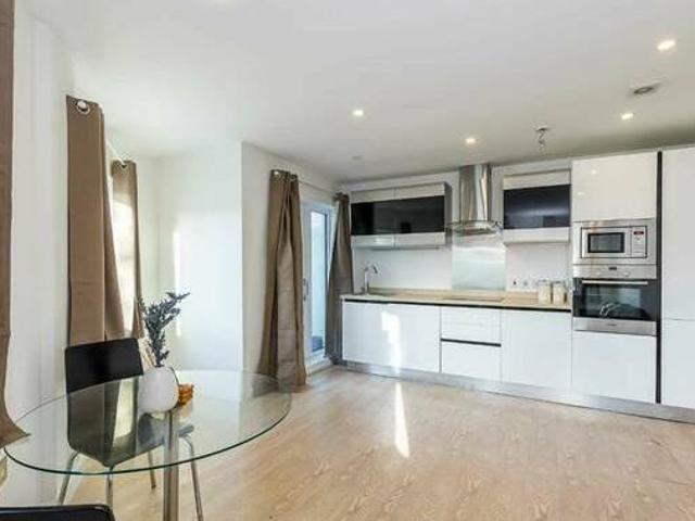 1 bedroom flat for rent in Island 1 Newgate Croydon London CR0